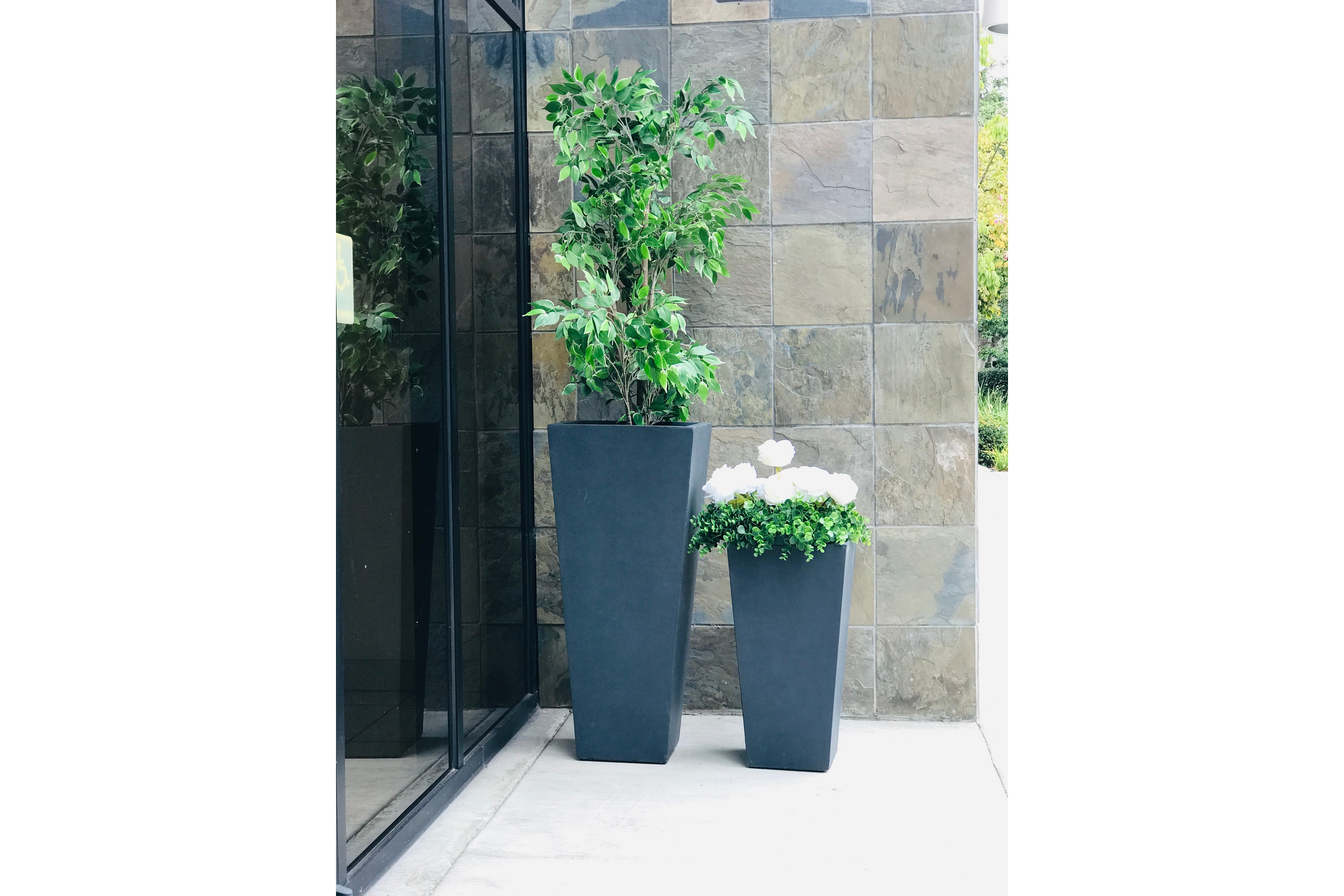 Fiberarmeret krukke 32x32x62 cm Sort - Havemøbler | Trademax