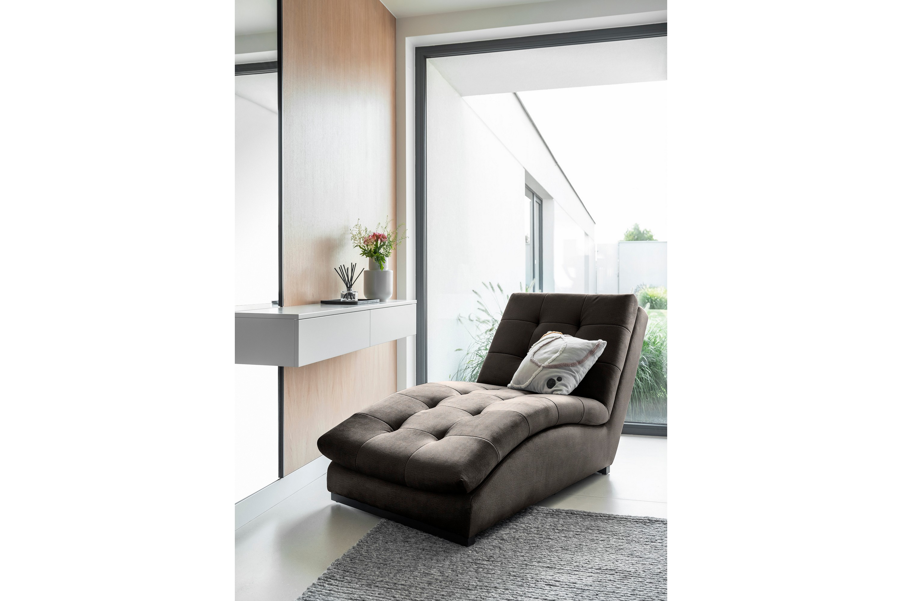 Manwi Sjeselonglenestol Brun - Møbler - Trademax