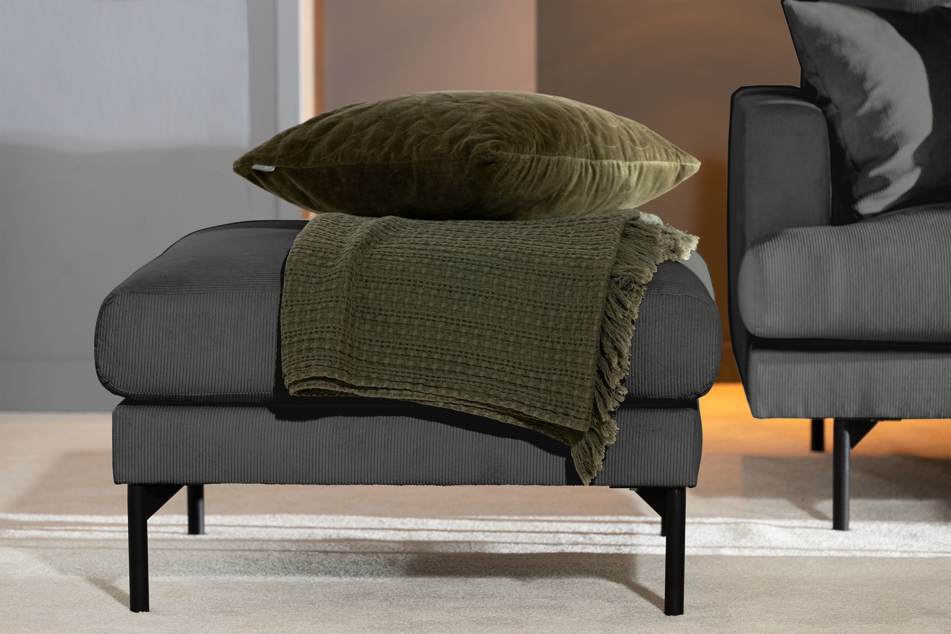 CONCAN Fotpall Grå/Svart - Möbler - Furniturebox